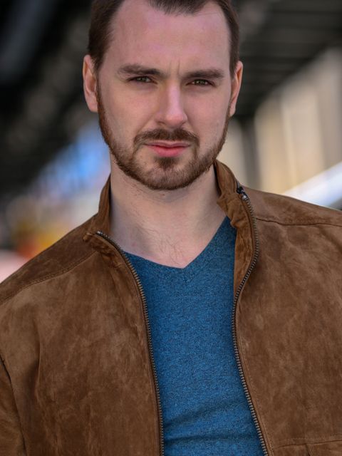 [Luke Young] Biografia, Altura, Idade, Nome Completo, Aniversário e Signo